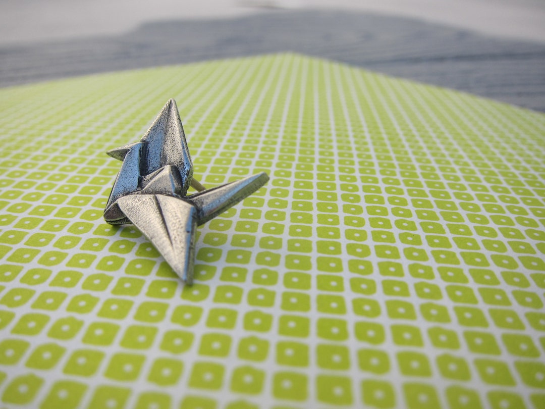 Origami Crane Lapel Pin- CC633- Origami, Japenese, Sebanzuru,and Paper ...