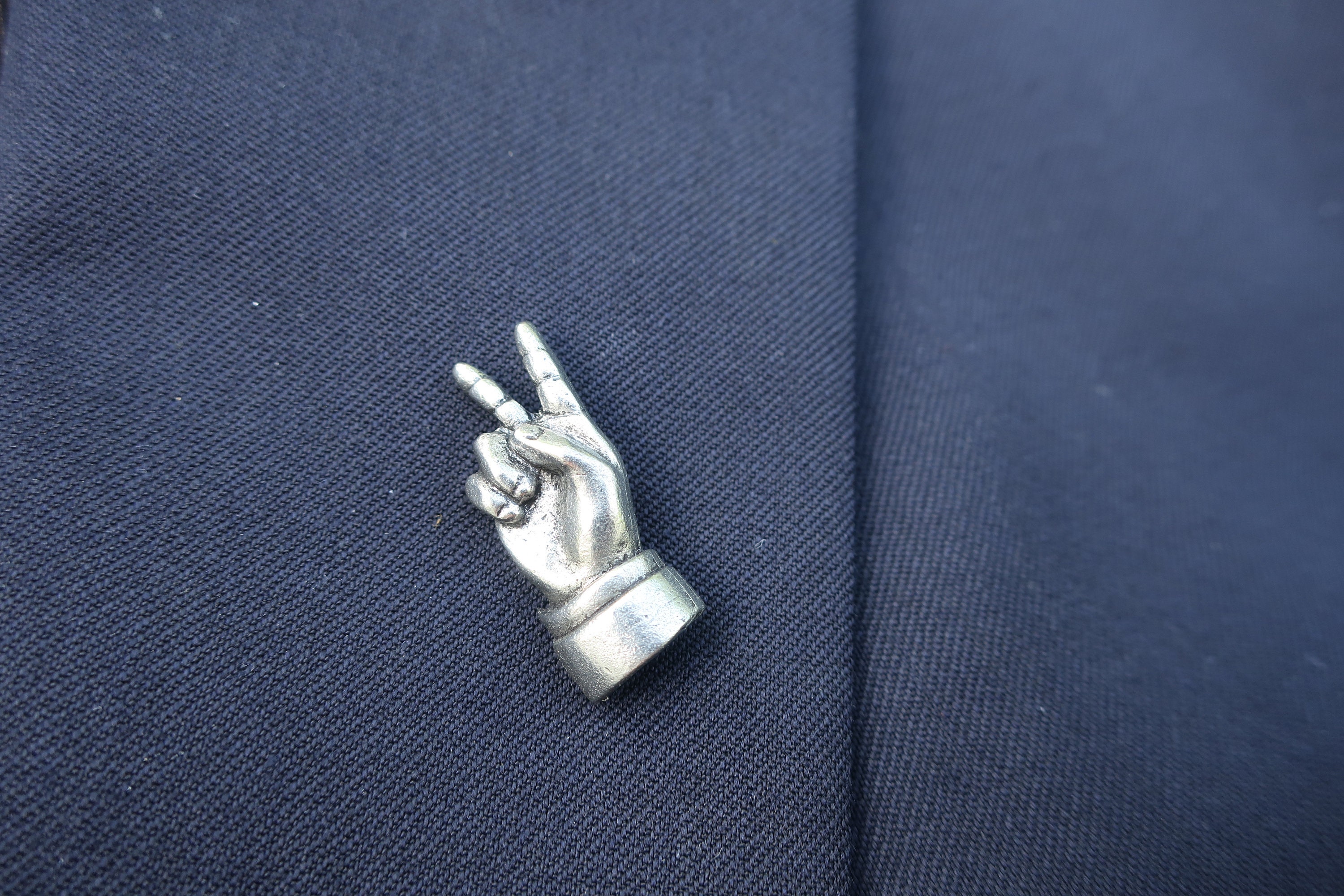 Peace Hand Sign Lapel Pin CC187 Peace Hippie World Peace | Etsy