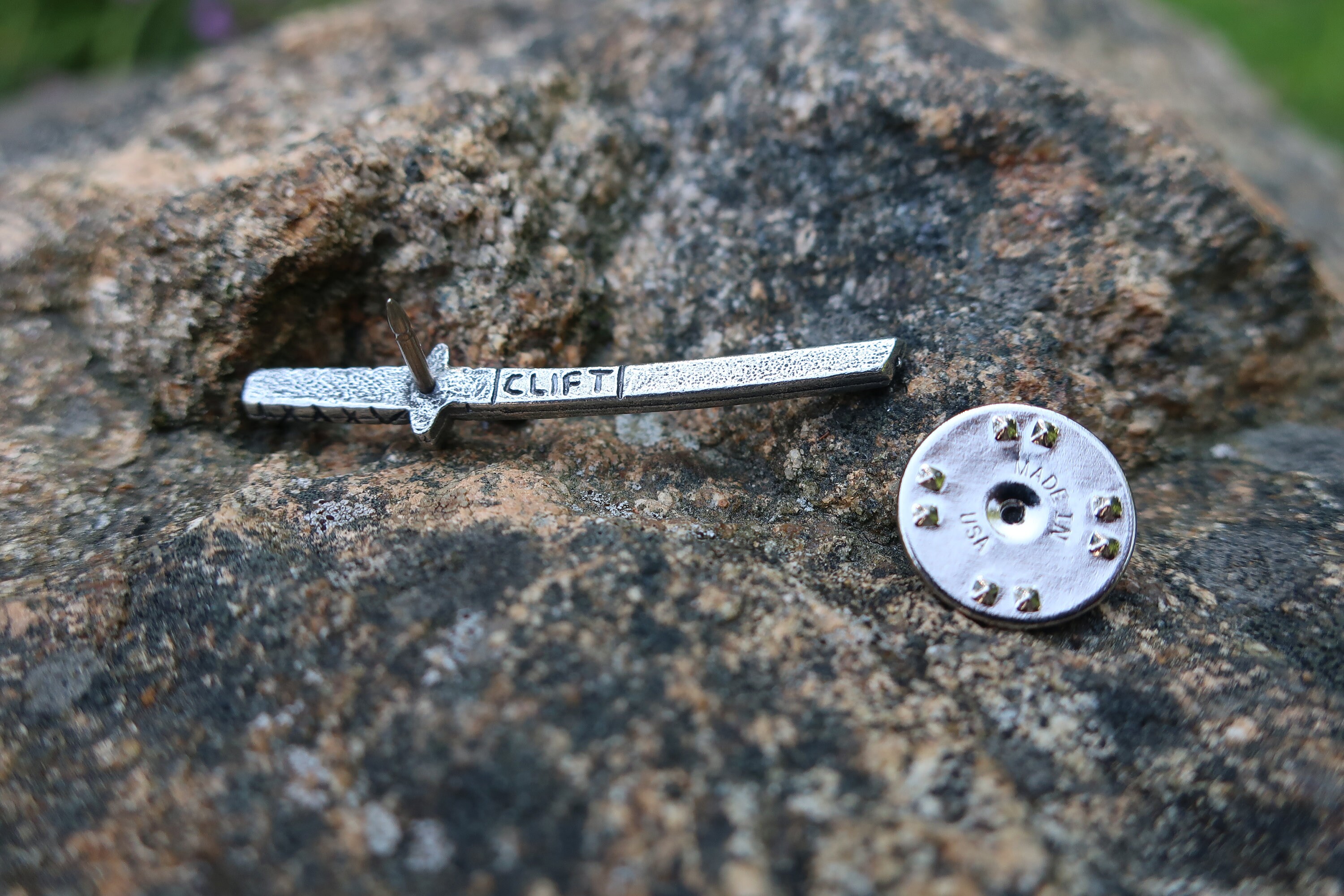 Samurai Sword Lapel Pin - CC511- Katana, Japanese Swords, Feudal Japan ...
