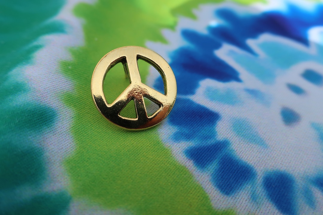 Gold Peace Sign Lapel Pin- CC370G- Peace, Peace Symbol, Love, and ...