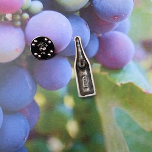 Wine Bottle Lapel Pin - CC261- Vineyard Pins and Gifts- Winery ...