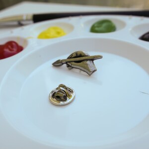 Artist Hand Lapel Pin - CC559- Art, Artist, Painting, and Art Teacher ...