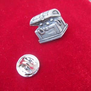 Treasure Chest Lapel Pin- CC587- Treasure, Jewels, and Pirate Pins - Etsy