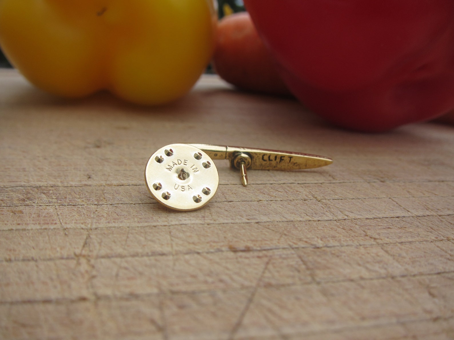 Gold Chef Knife Lapel Pin- CC195G- Kitchen and Culinary Pins and Gifts ...