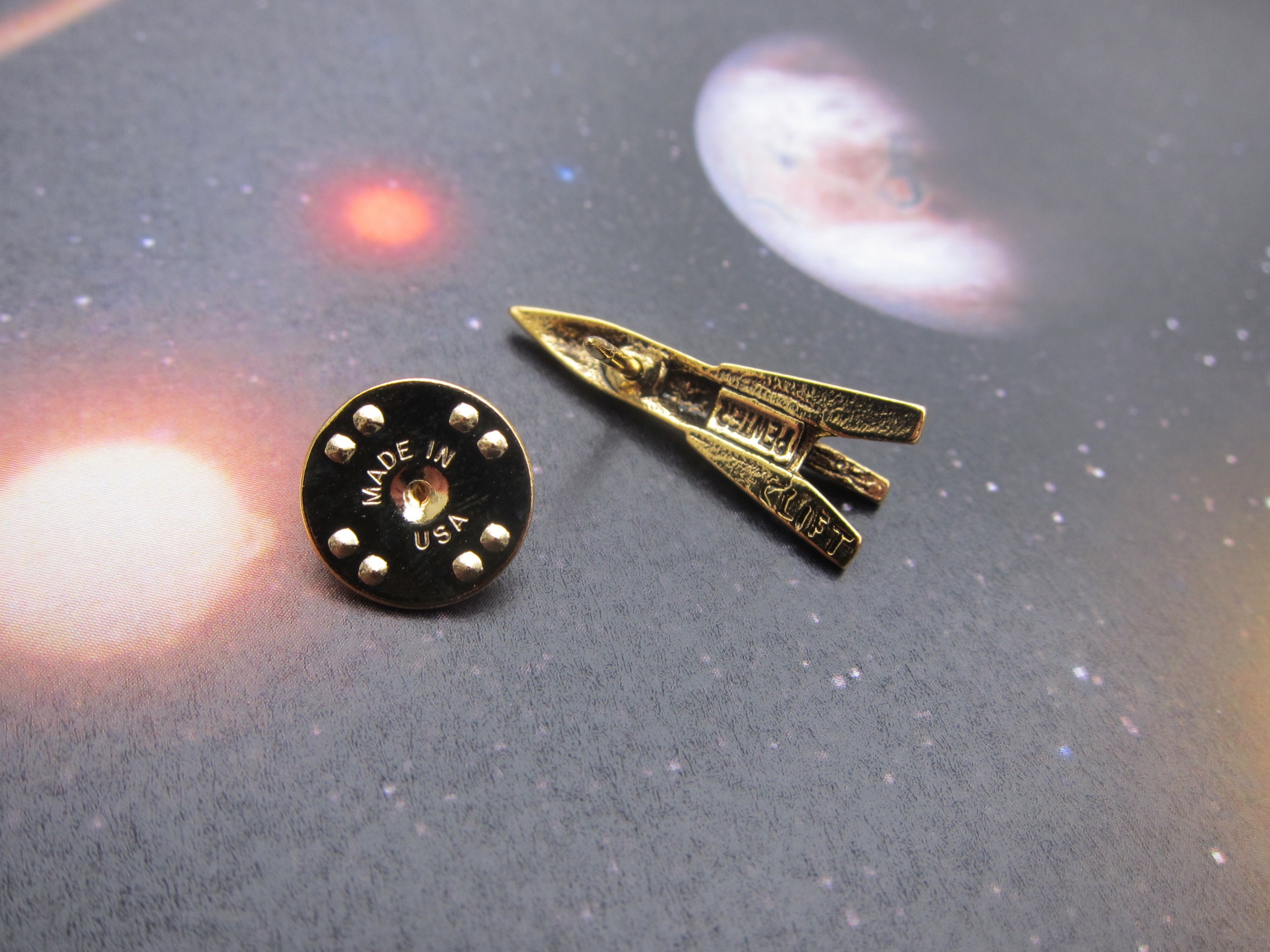 Gold Rocket Lapel Pin- CC212G- Missile, Spacecraft, Aircraft, and ...