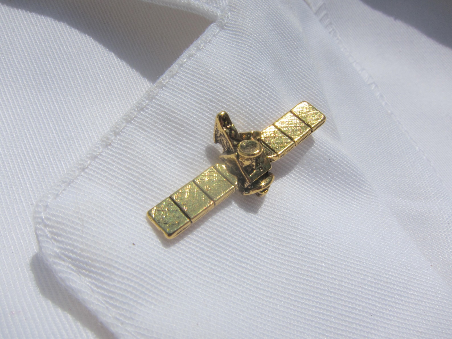Gold Satellite Lapel Pin- CC210G- Science and Space Pins for Scientists ...