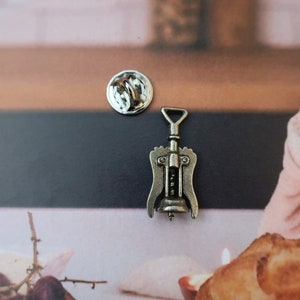 Corkscrew Lapel Pin - CC151- Wine, Winery, Vineyard, and Restaurant ...