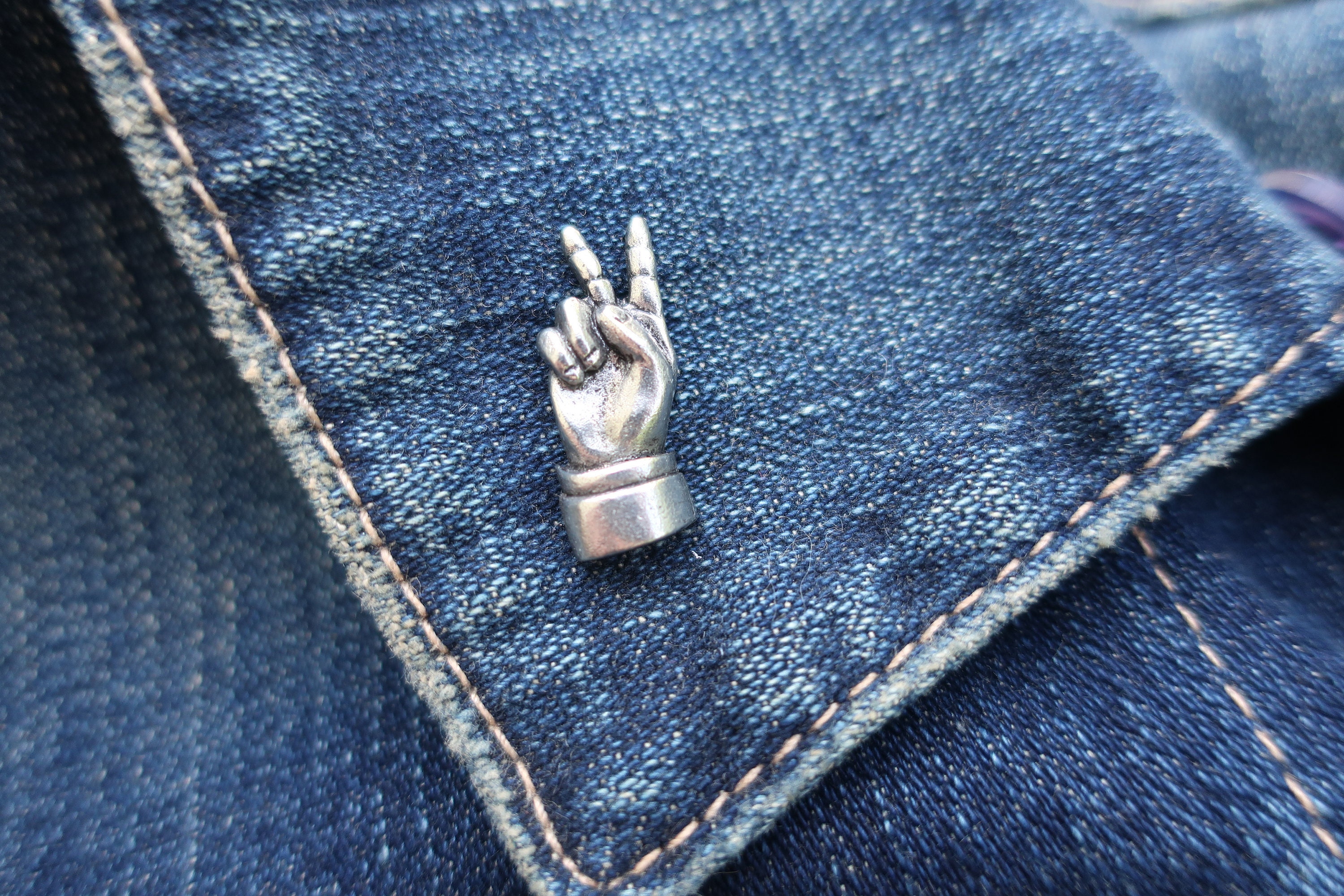 Peace Hand Sign Lapel Pin CC187 Peace Hippie World Peace | Etsy