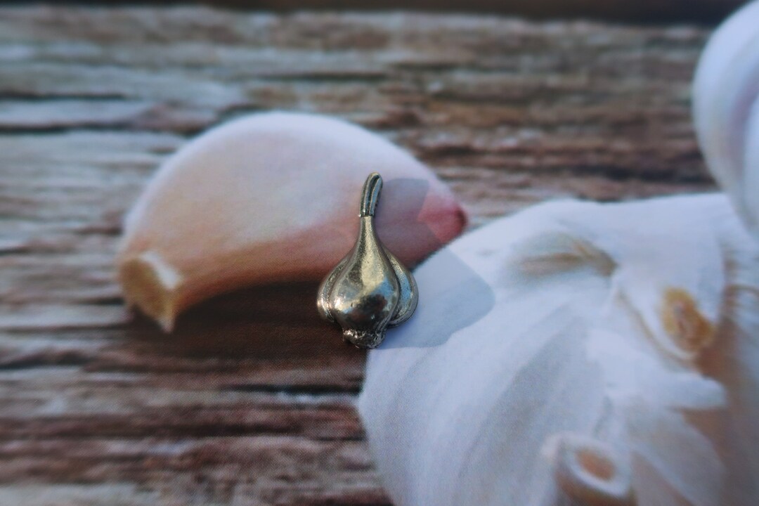 Garlic Lapel Pin- CC202- Kitchen, Cooking, Culinary, and Garlic and ...