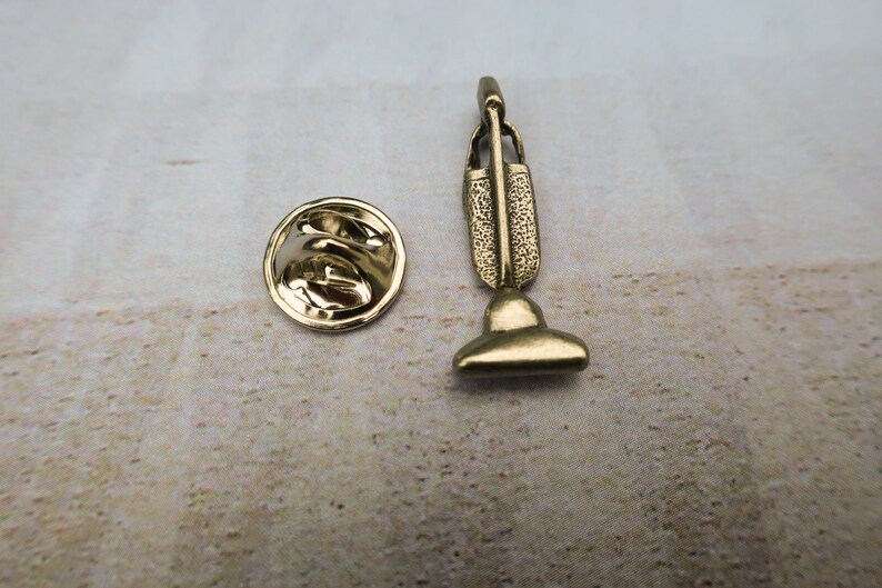 Vacuum Lapel Pin CC342 Vacuum Cleaning House Cleaning - Etsy