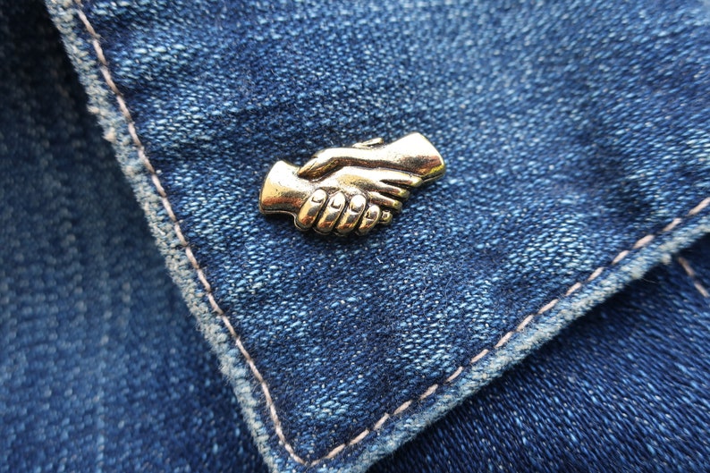 Gold Handshake Lapel Pin CC371G Handshake Agreement - Etsy