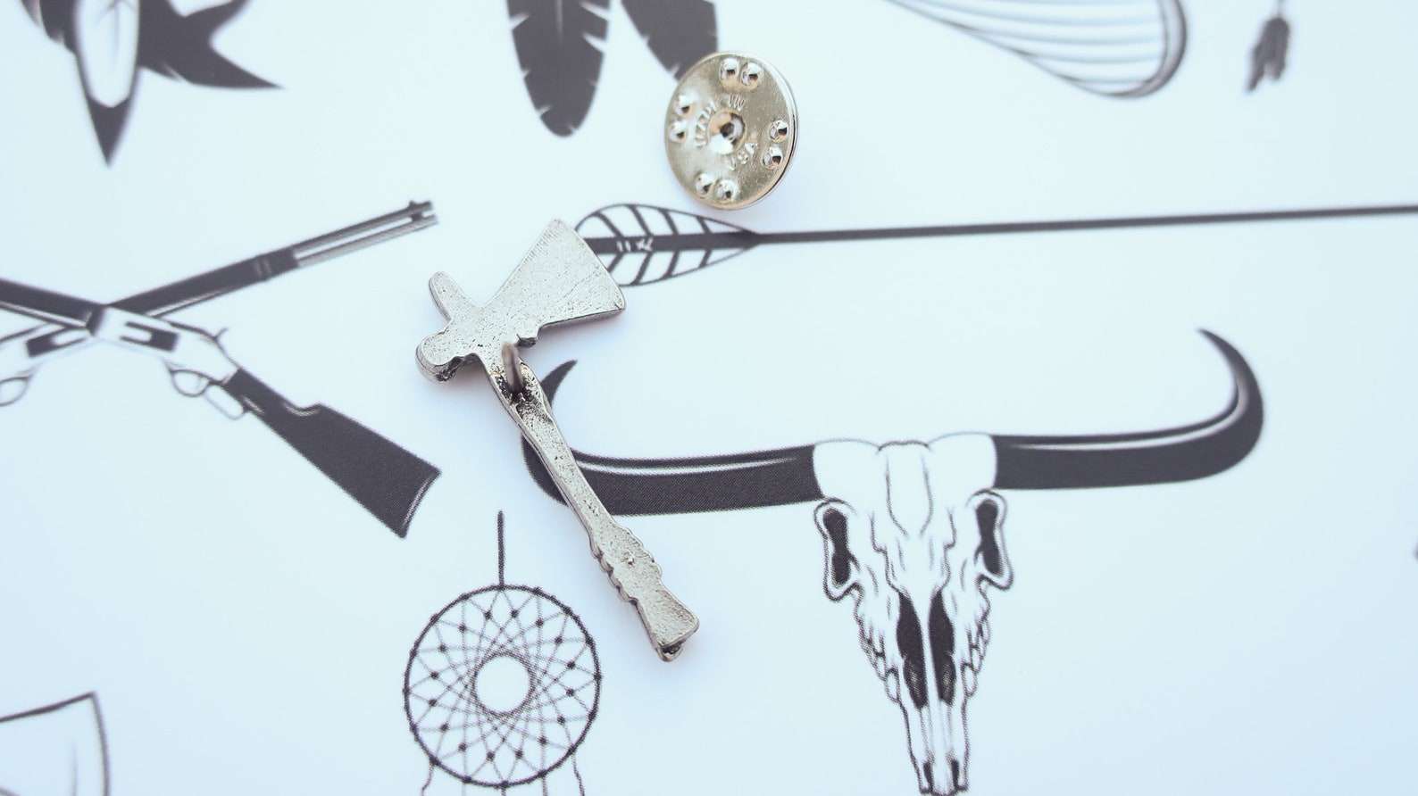 Tomahawk Lapel Pin - CC341- Hatchet, Tomahawk, and North American Axe ...