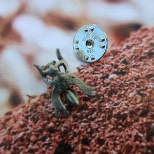 Ant Lapel Pin - CC281- Ants, Bugs, Picnic, Colony Pins - Etsy