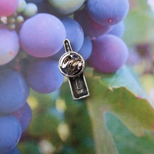 Wine Bottle Lapel Pin - CC261- Vineyard Pins and Gifts- Winery ...