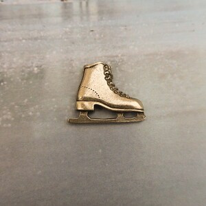 Figure Skate Lapel Pin - CC218- Figure Skating, Skating, Winter, Ice ...