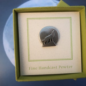 Howling Wolf Pewter Lapel Pin- CC657- Wolf, Wolves, Coyotes, Full Moon ...