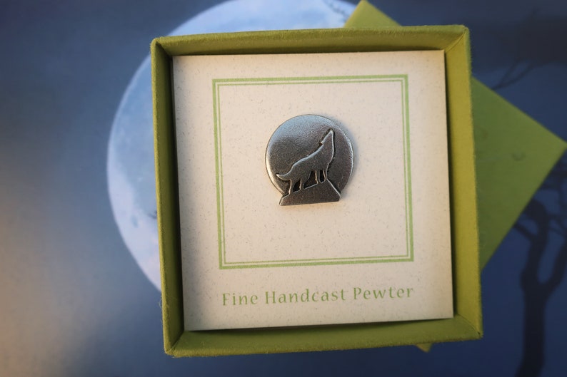 Howling Wolf Pewter Lapel Pin CC657 Wolf Wolves Coyotes | Etsy