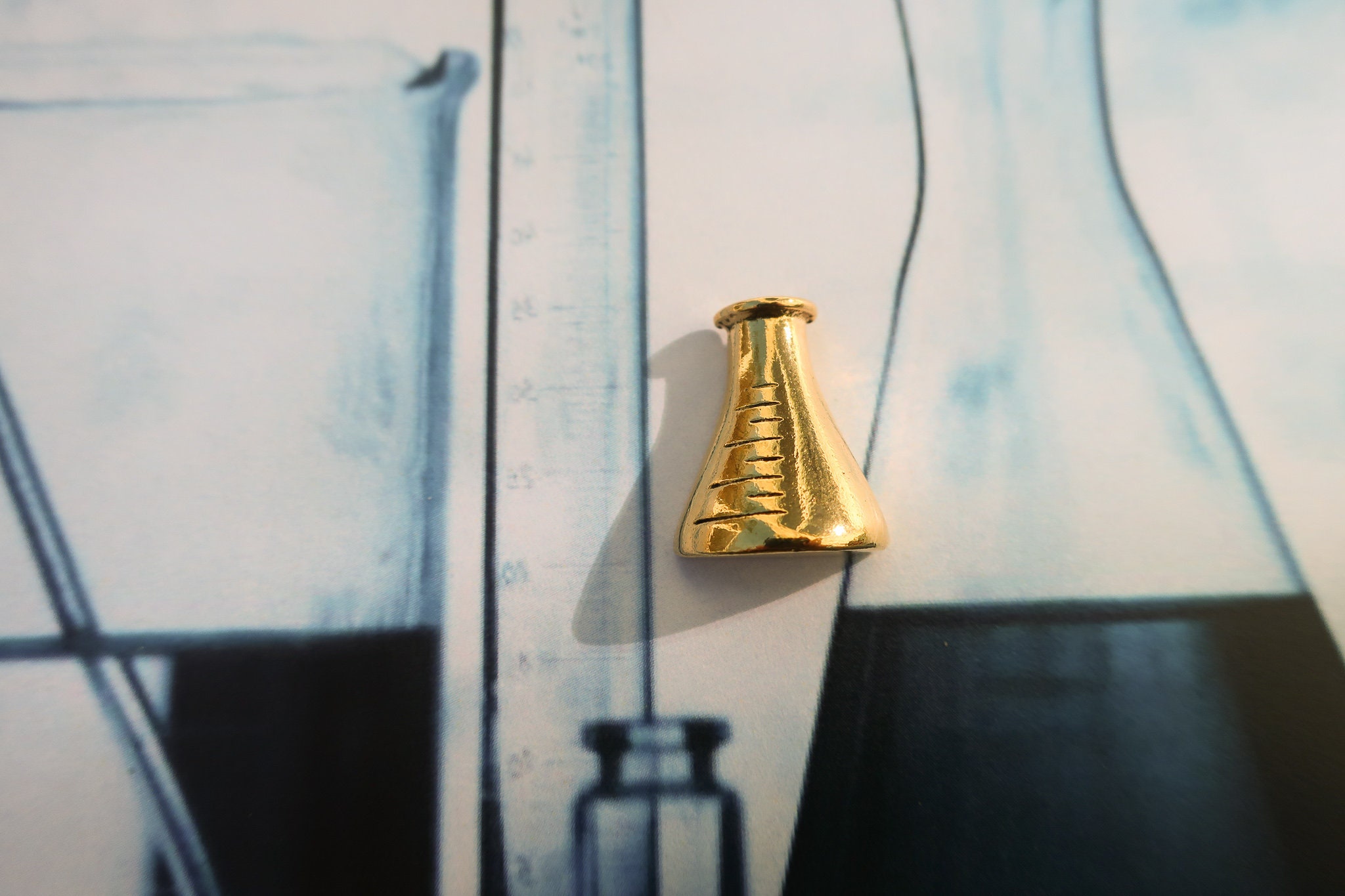 Gold Flask Lapel Pin CC296G Science and Laboratory Pins for | Etsy