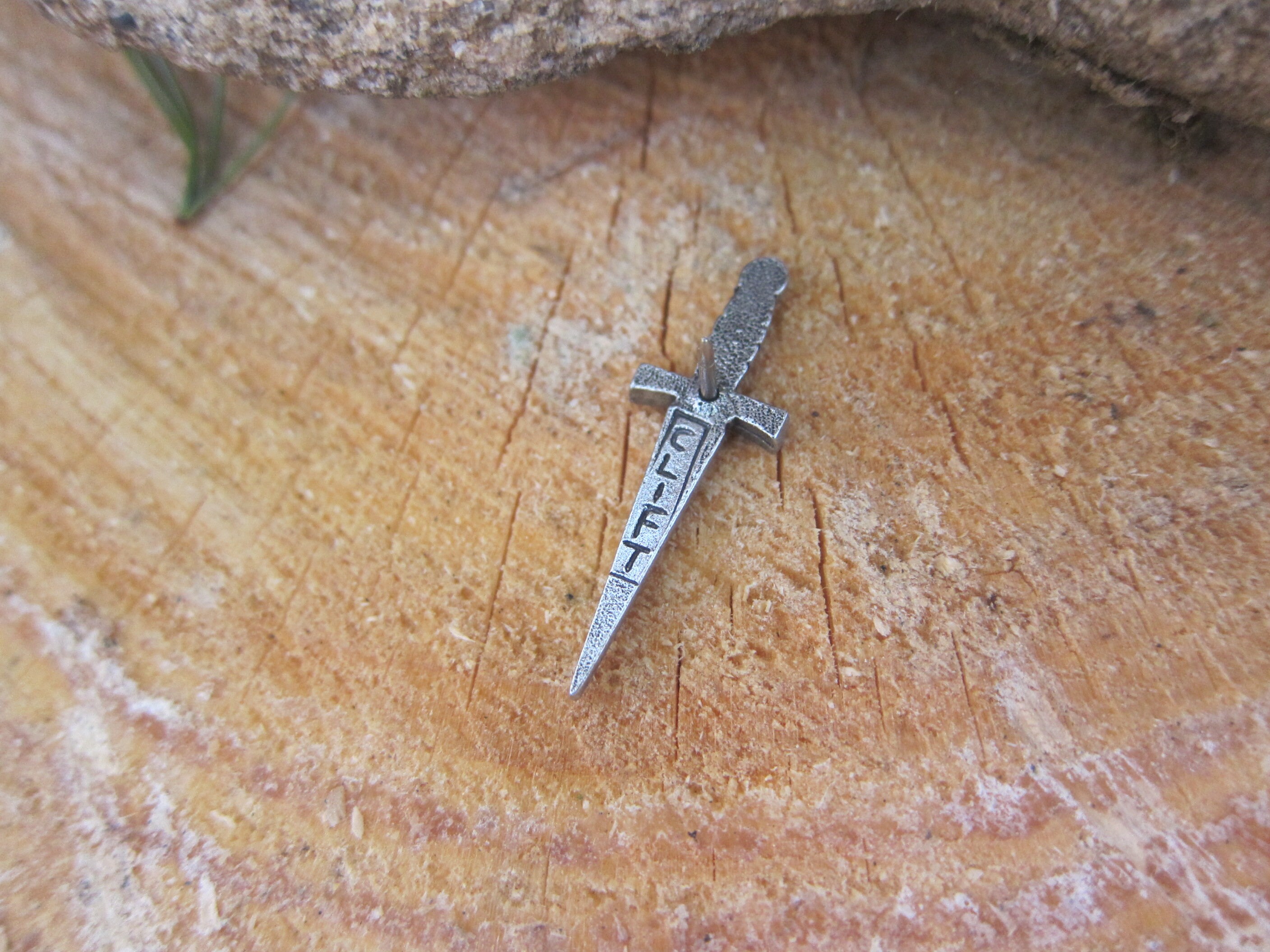 Dagger Lapel Pin CC545 Medieval and Shakespeare Pins | Etsy