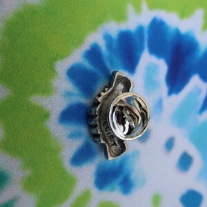 Handshake Lapel Pin - CC371- Handshake, Agreement, Working Together ...