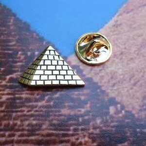 Pyramid Gold Dipped Pewter Lapel Pin - CC550G- Egyptian Pyramids- Greek ...