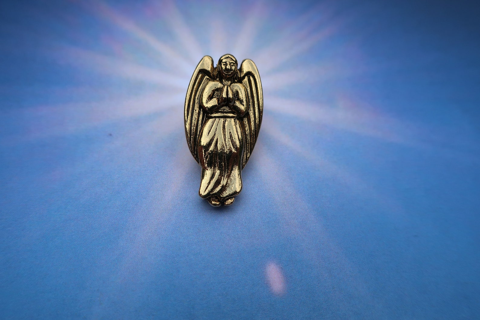 Classic Gold Angel Lapel Pin-cc509g- Angel, Angelic, Memorial ...