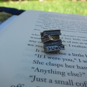 Stack of Books Lapel Pin- CC444- Reading, Literature, and Education ...
