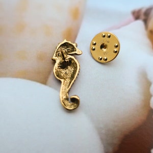 Seahorse Gold Dipped Pewter Lapel Pin - CC589G - Aquarium, Marine, and ...
