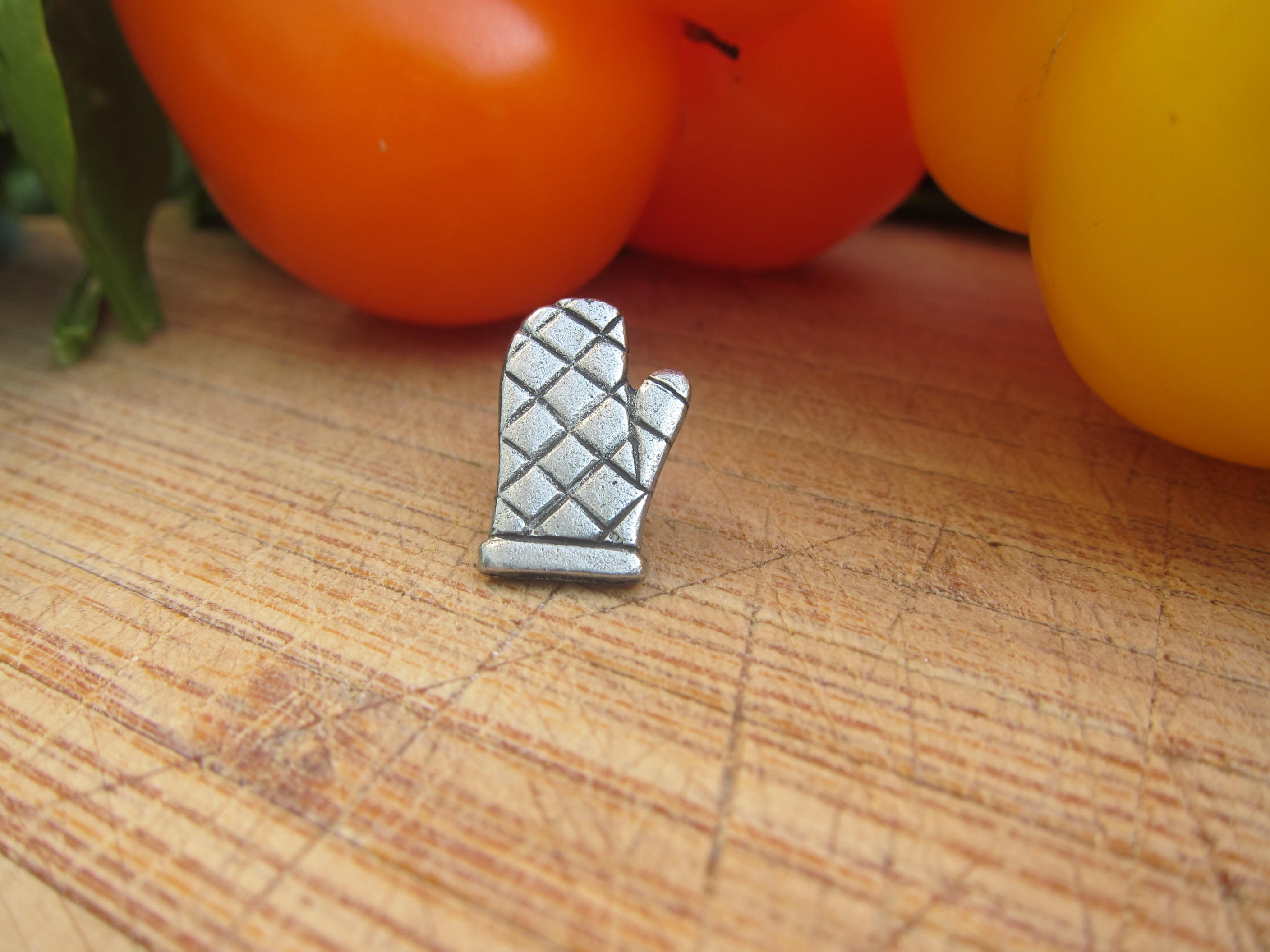 Oven Mitt Lapel Pin CC196 Culinary and Kitchen Pins and - Etsy