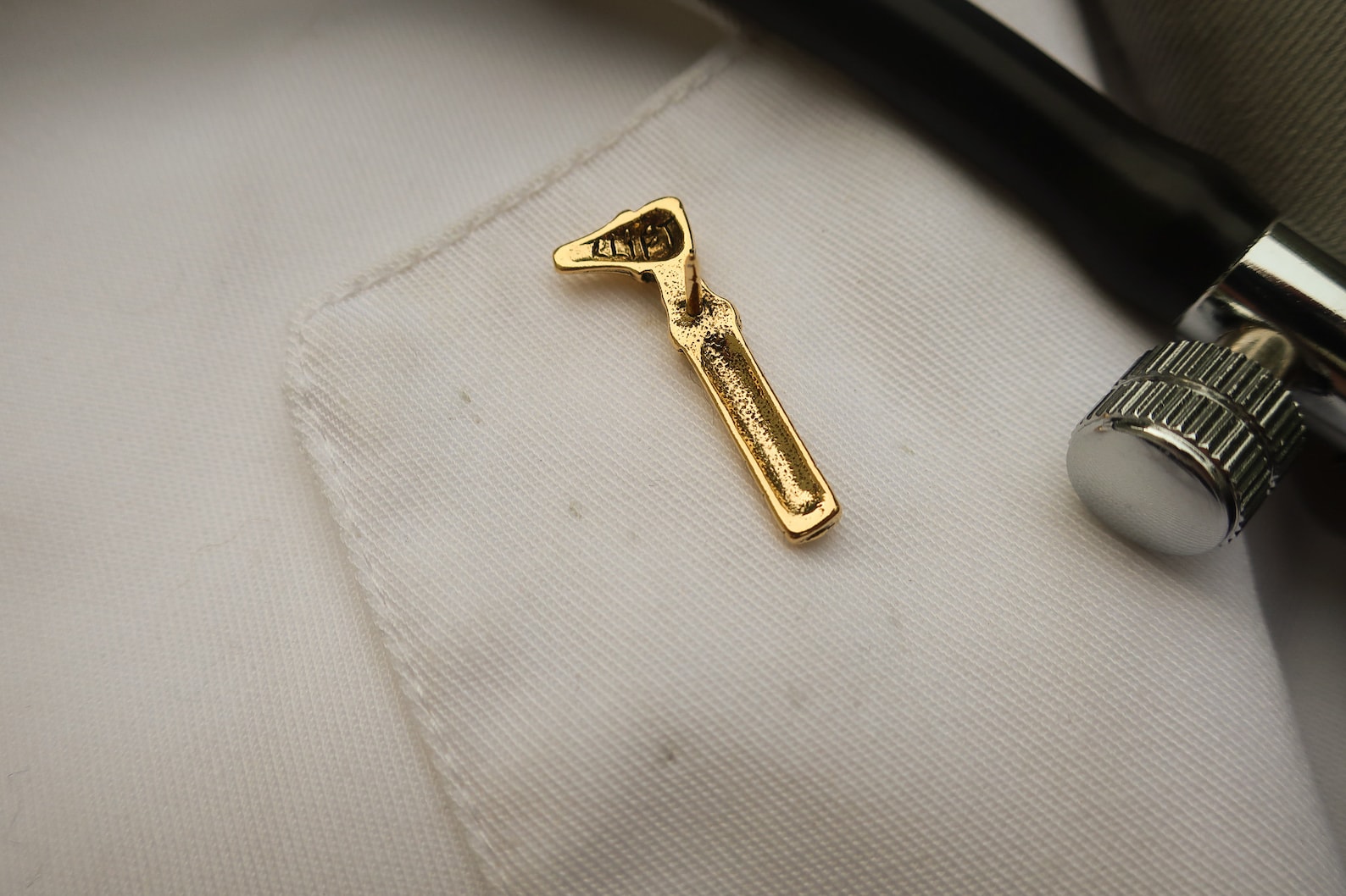Otoscope Gold Dipped Pewter Lapel Pin- CC650- Ear, Auriscope, Medical ...