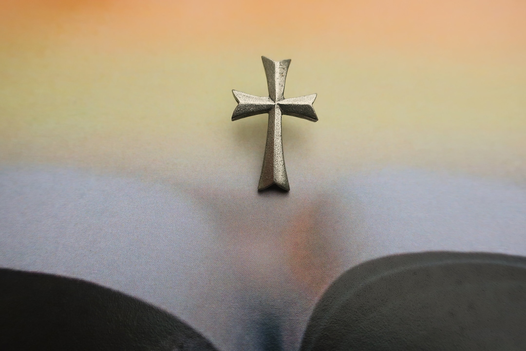 Cross Lapel Pin- CC617- Religious and Spiritual Pins - Etsy