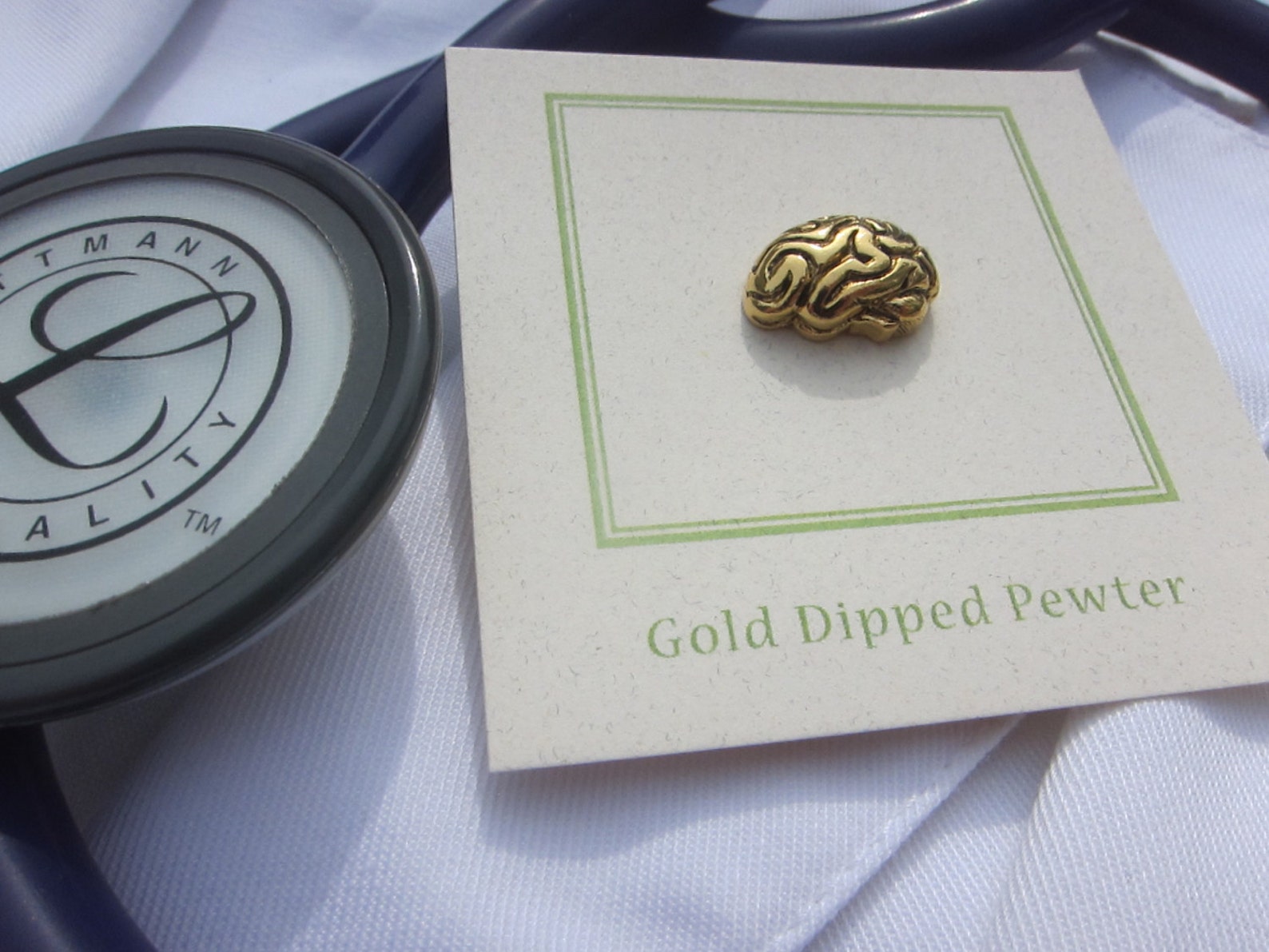 Gold Brain Lapel Pin - CC157G- Medical and Anatomy White Coat Pins for ...