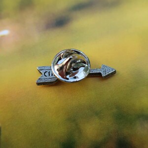 Arrow Pewter Lapel Pin- CC439- Arrow, Archery, Arrowsmith and Fletcher ...