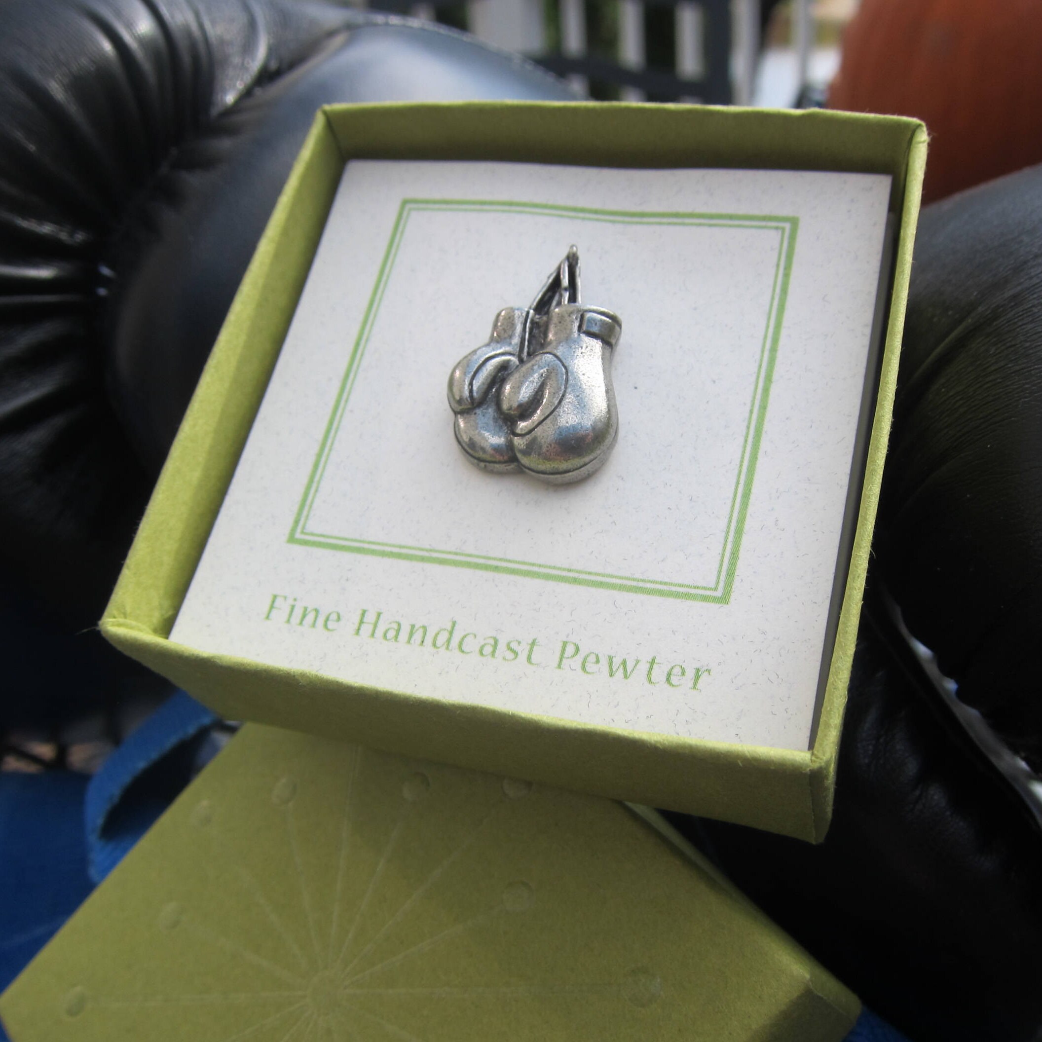 Boxing Gloves Lapel Pin CC274 Boxing Gyms Exercise - Etsy