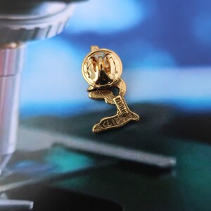 Gold Microscope Lapel Pin- CC166G- Science and Lab Pins for Scientists ...