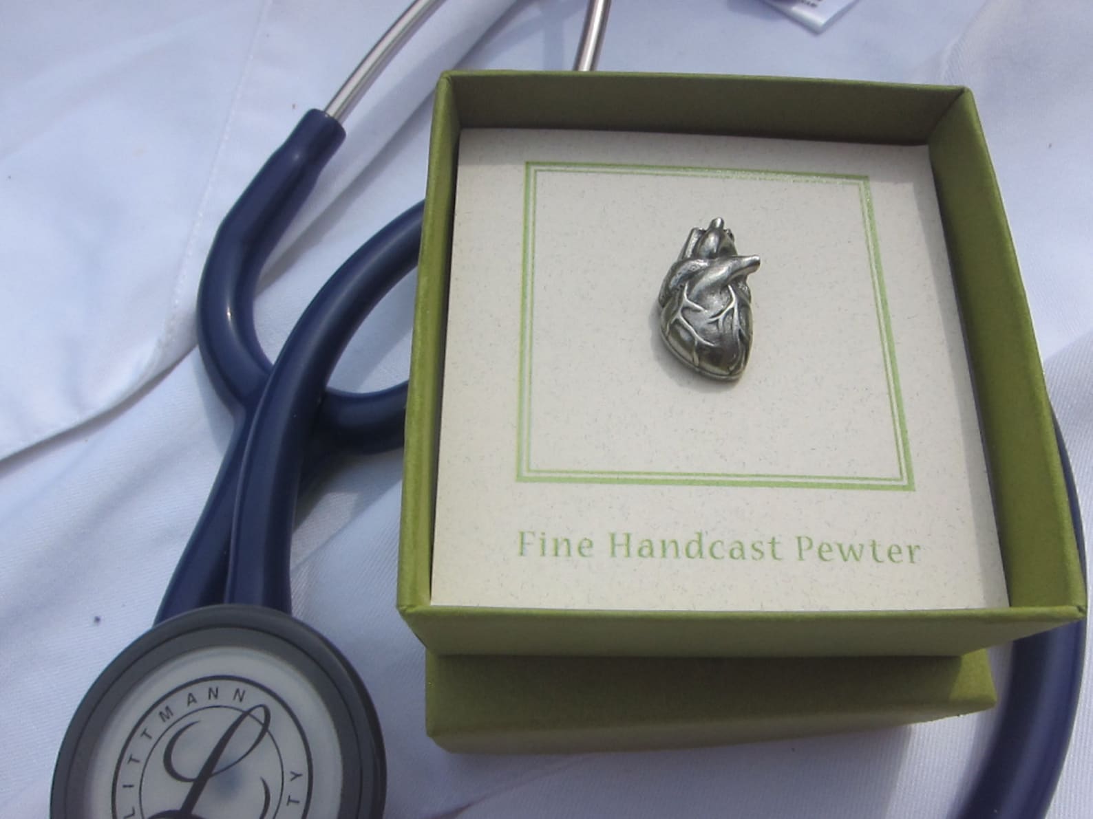 Human Heart Lapel Pin CC389 Medical and Anatomy Pins for Doctors and ...