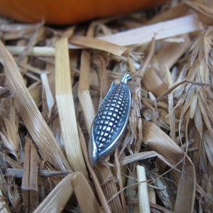 Corn Lapel Pin- CC441- Fall, Corn, Farm, Farming, Vegetable, Farm Stand ...