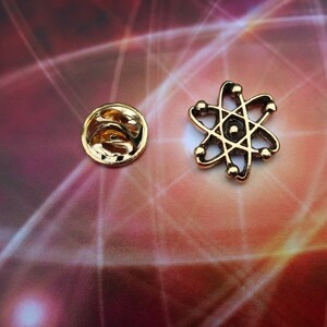 Gold Atom Lapel Pin- CC306G- Science Lapel Pins for Nerds, Geeks ...