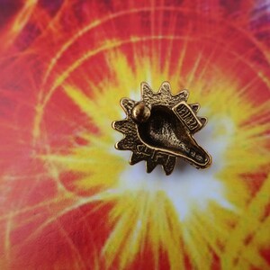 Gold Lightbulb Lapel Pin- CC164G- Light Bulb, Electric, Electricity ...