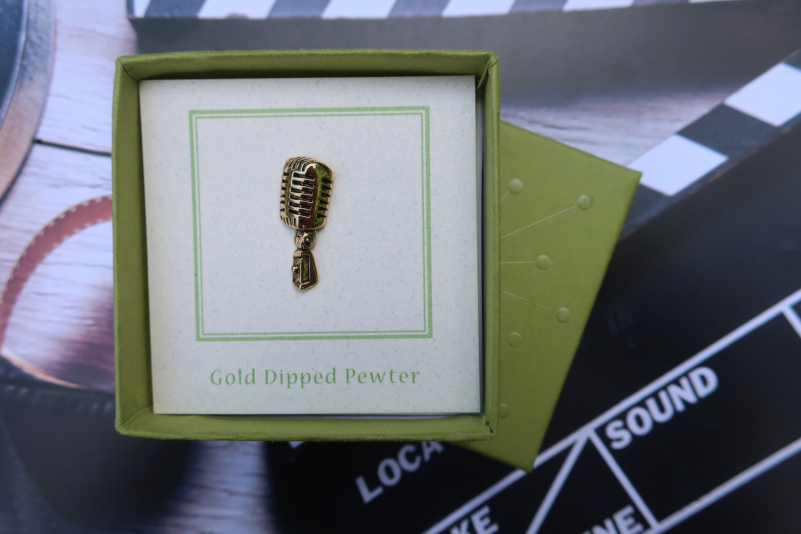 Gold Microphone Lapel Pin-cc529g- Mic, Broadcast, and Sound Wave Pins ...