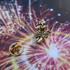 Gold Dynamite Lapel Pin- CC567G- Firecrackers, Fireworks, TNT, Dynamite ...