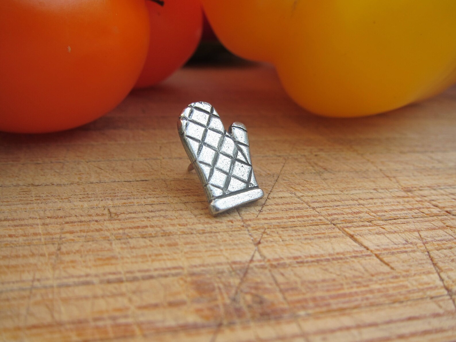Oven Mitt Lapel Pin - CC196- Culinary and Kitchen Pins and Gifts - Etsy