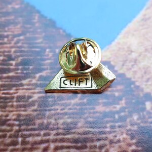 Pyramid Gold Dipped Pewter Lapel Pin - CC550G- Egyptian Pyramids- Greek ...