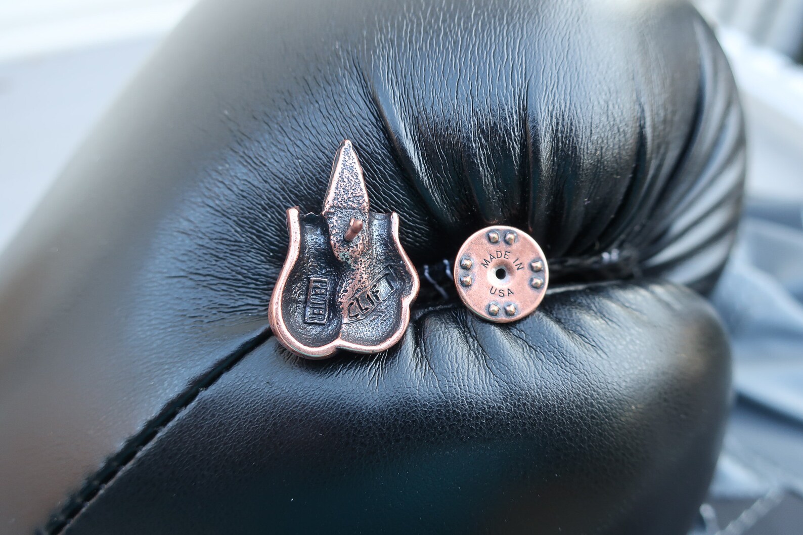 Boxing Gloves Copper Dipped Pewter Lapel Pin CC274C Boxing, Boxer ...