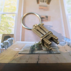 Chair Pewter Keychain- K114- Chair, Seat, Chairman, and Board Member ...