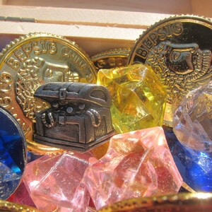 Treasure Chest Lapel Pin- CC587- Treasure, Jewels, and Pirate Pins - Etsy