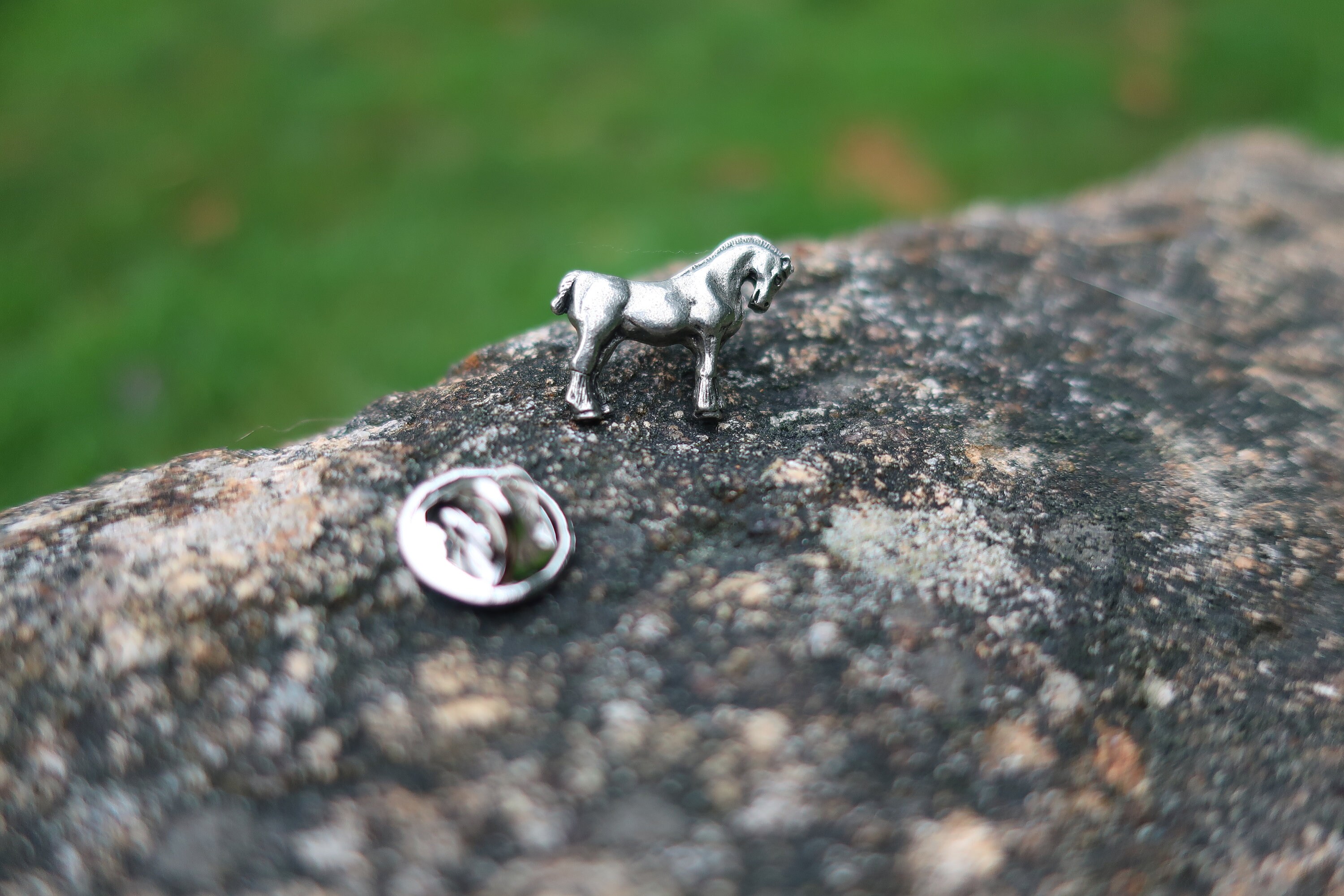 Horse Lapel Pin - CC364- Horse, Horseback Riding, and Equestrian Pins ...