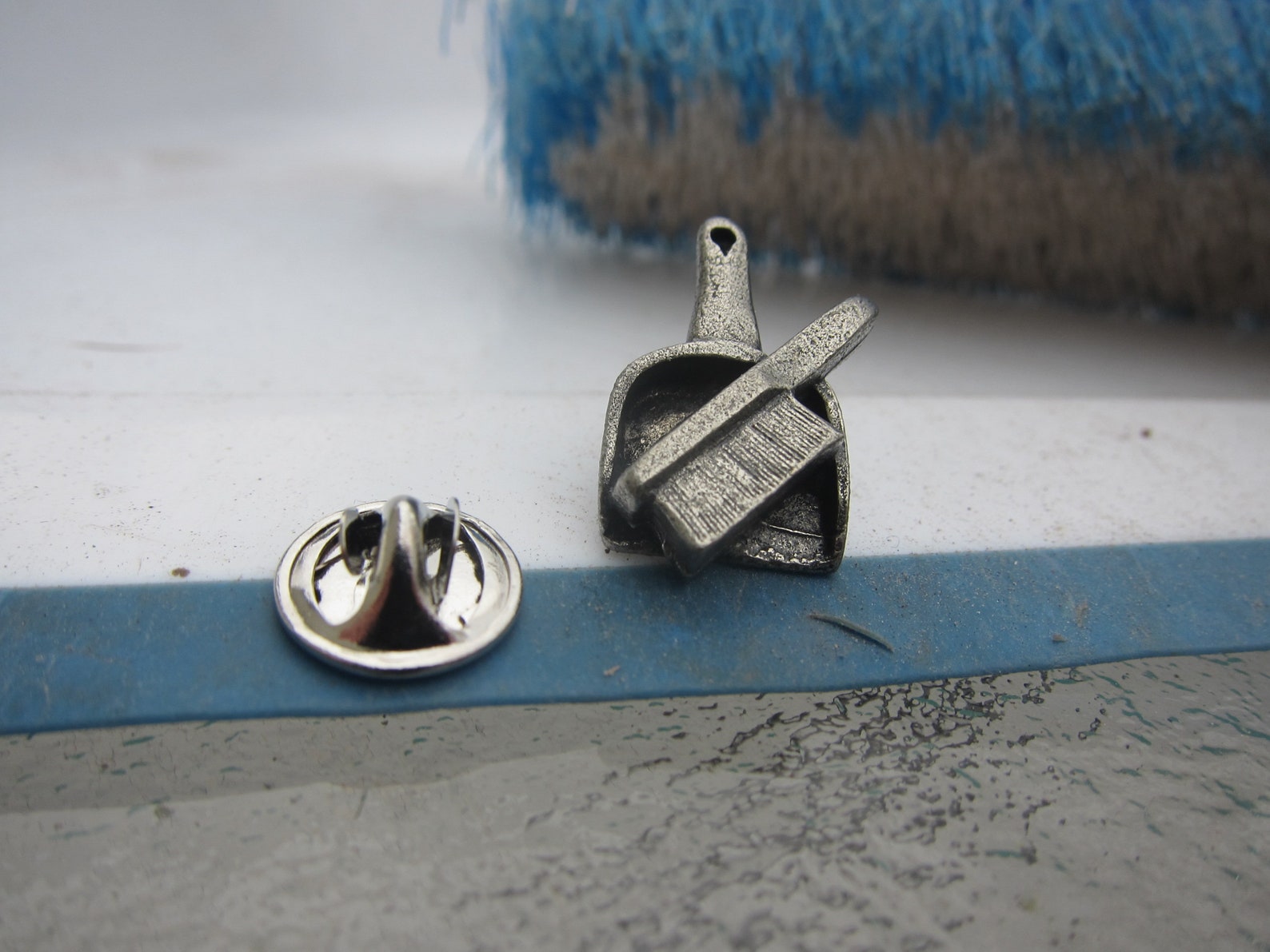Dust Pan and Brush Lapel Pin - CC331- Cleaning, Custodian, and House ...