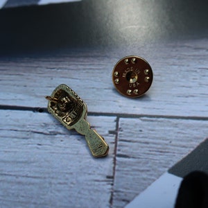 Gold Microphone Lapel Pin-cc529g- Mic, Broadcast, and Sound Wave Pins ...