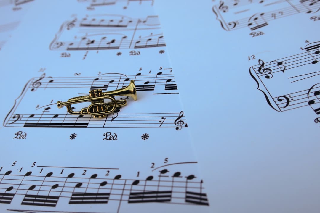 Gold Trumpet Lapel Pin-cc137g- Music Teacher, Musical Instruments, Band ...